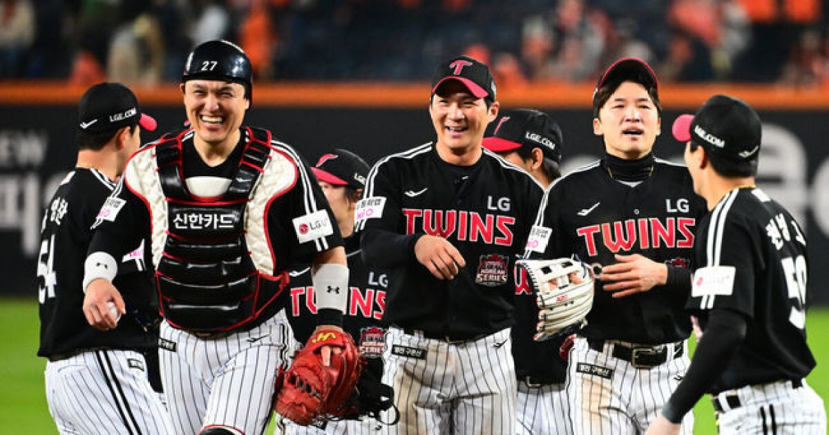 '또 문동주 공략할까' 16타수 만에 첫 안타 오스틴 5차전도 나간다, LG 라인업 떴다 [KS5]