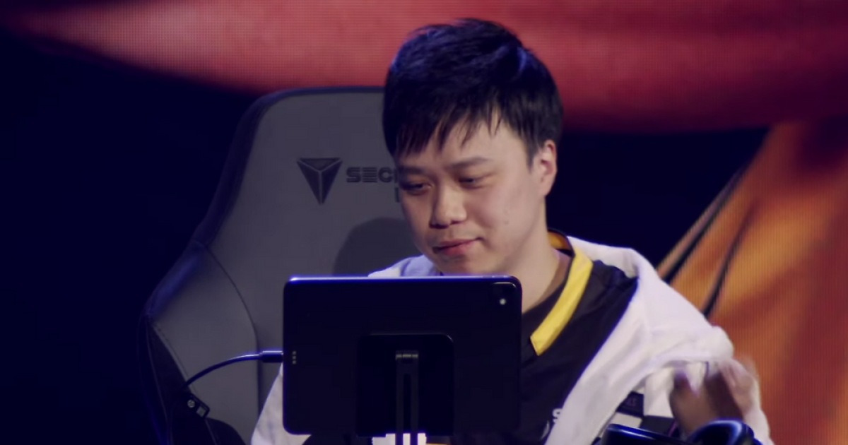 [SWC2025] 2회 우승자 '레스트', 日 강호 '타쿠조10' 꺾고 8강 2R 진출