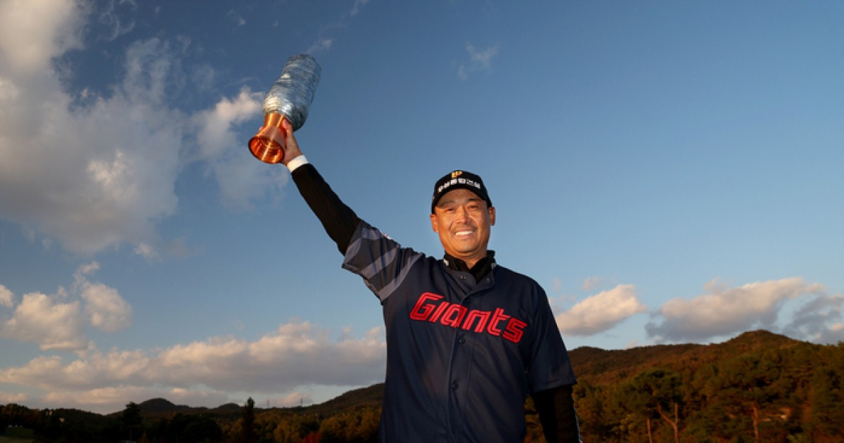 209번 실패 끝에 따낸 우승…KPGA 챔피온 된 야구 레전드 김용희 아들 [임정우의 스리 퍼트]