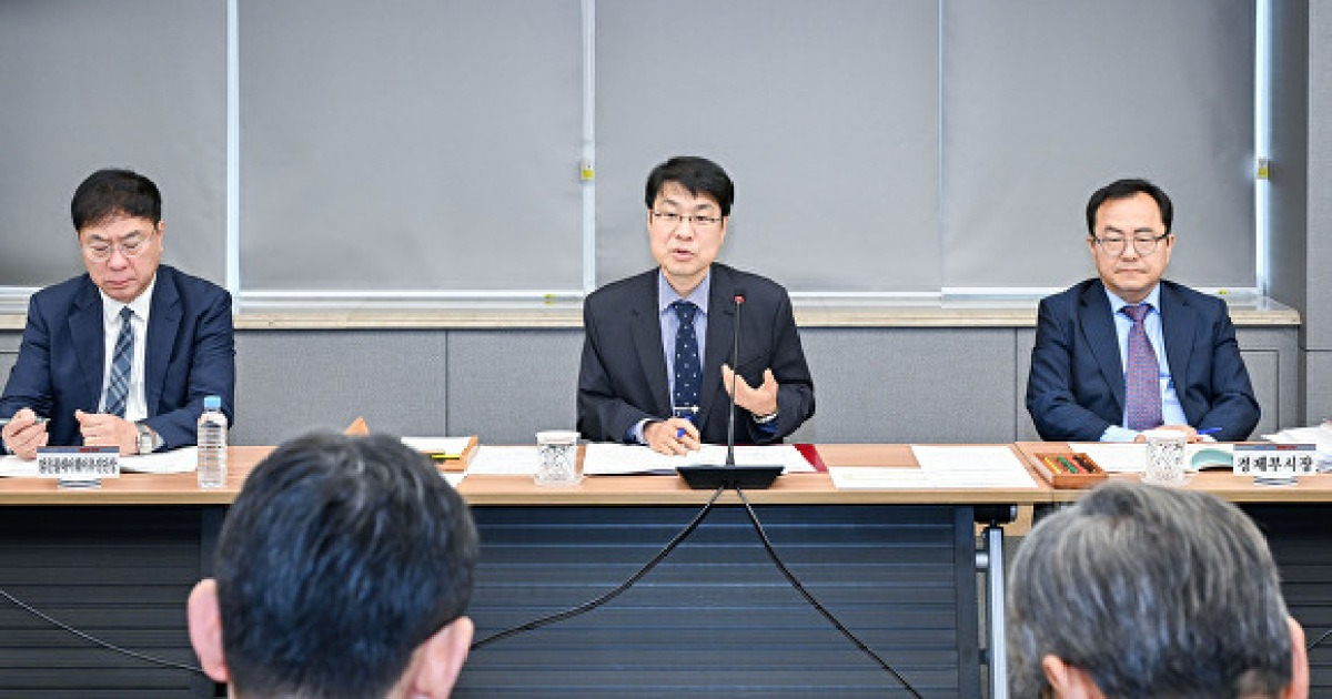 김정기 권한대행, 대구시장처럼 군림?…행정부시장 명판 뺀 간부회의 구설수