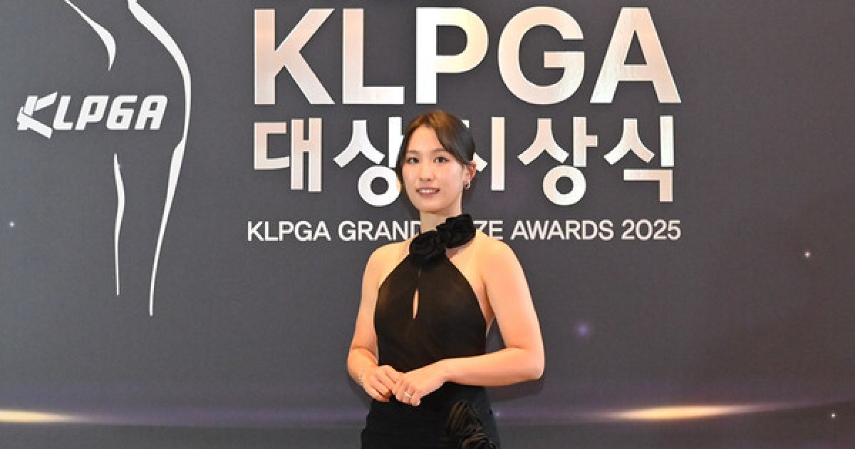 이율린 프로, 여신같은 포즈로 찰칵~ [KLPGA 대상 시상식]