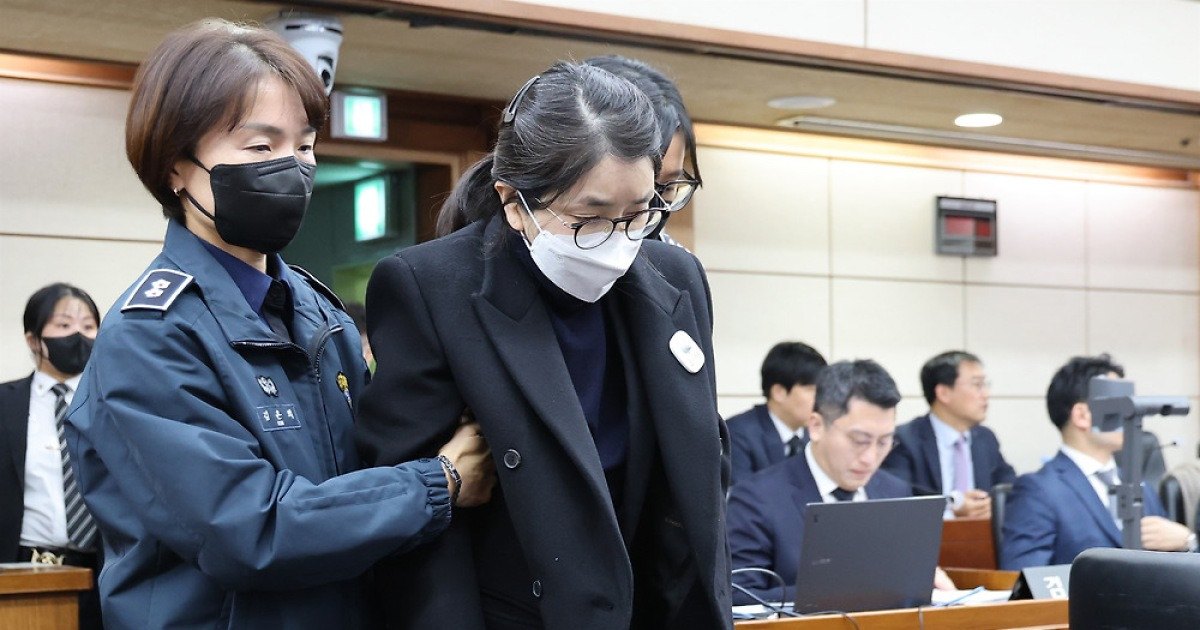 특검 "김건희는 주가조작 정범" 15년 구형... 김 "억울한 점 많아"