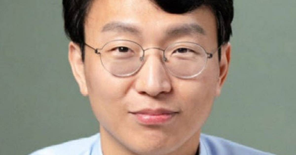 ‘저속노화’ 아이콘 흔들리자…식품업계, 정희원 ‘고속 손절’