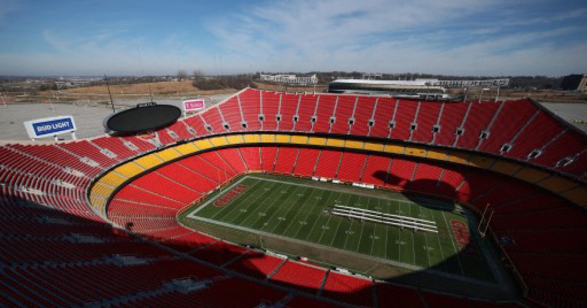 NFL 치프스, 州 경계선 넘는다...미주리에서 캔자스로 연고 이전