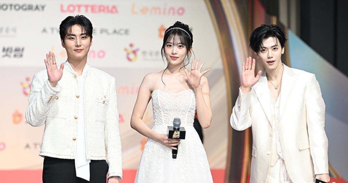 [포토] 영케이-안유진-재민 'SBS 가요대전 3MC'