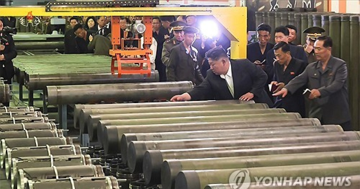 김정은, 신규 군수공장 설립 계획 공개…"생산 능력 확대"