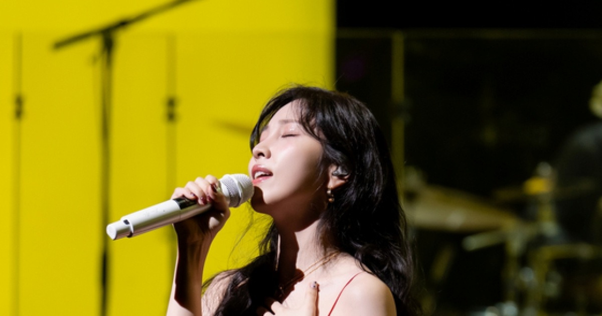 '믿고 듣는' 권진아, 연말 소극장 콘서트 성료