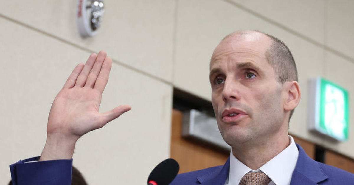 쿠팡 대표 "포렌식 비용 쿠팡 측이 지불"…국정원 지시·통역 두고 실랑이 이틀째