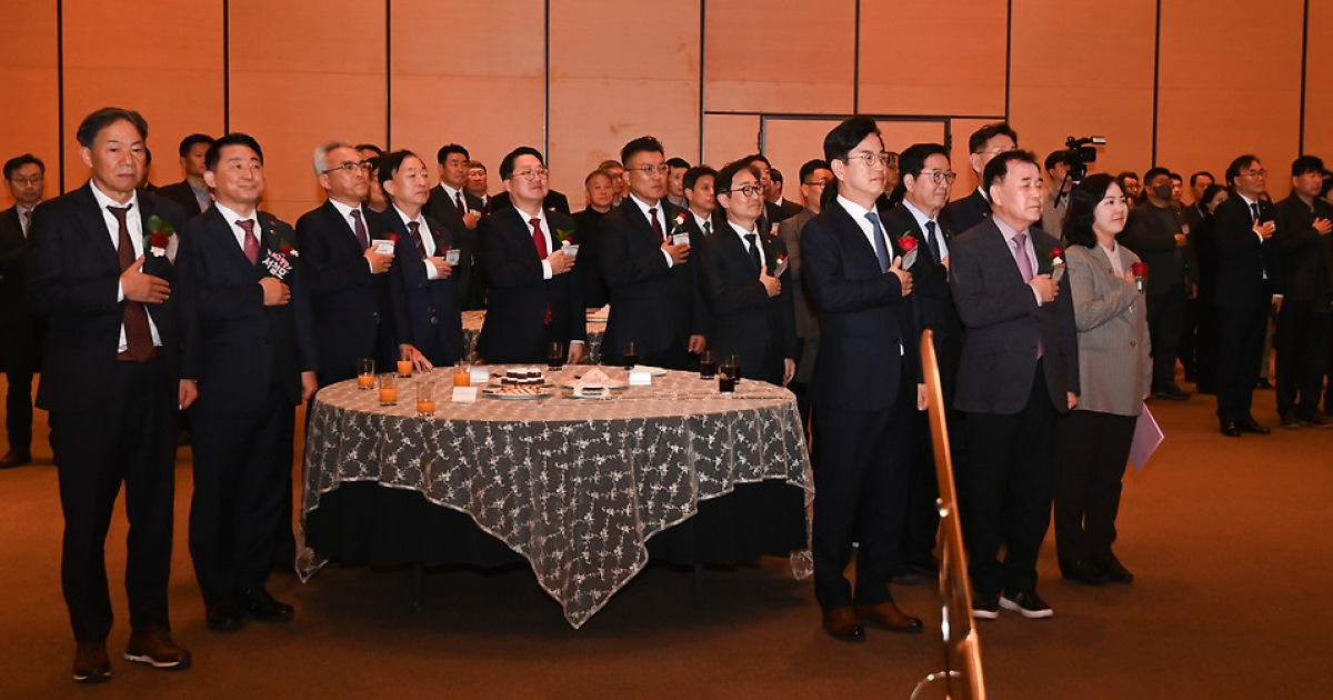 변화의 물결 속 미래 혁신 인재 충청 교육이 키운다 [교육계신년교례회]