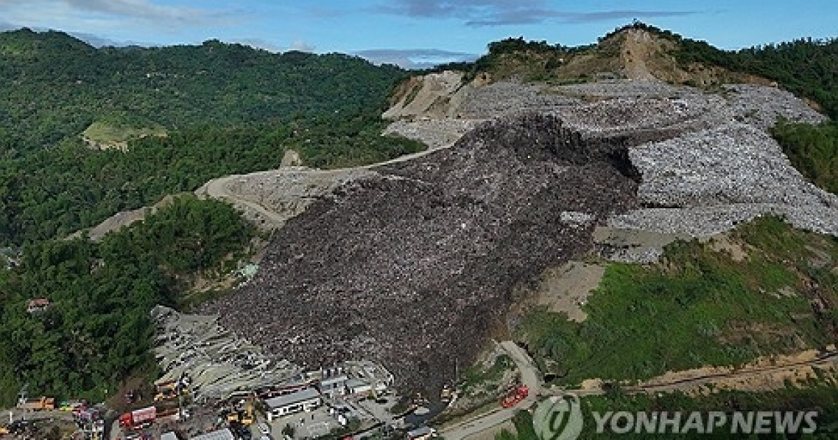 '쓰레기 산' 붕괴 참사…"2명 사망·36명 실종"