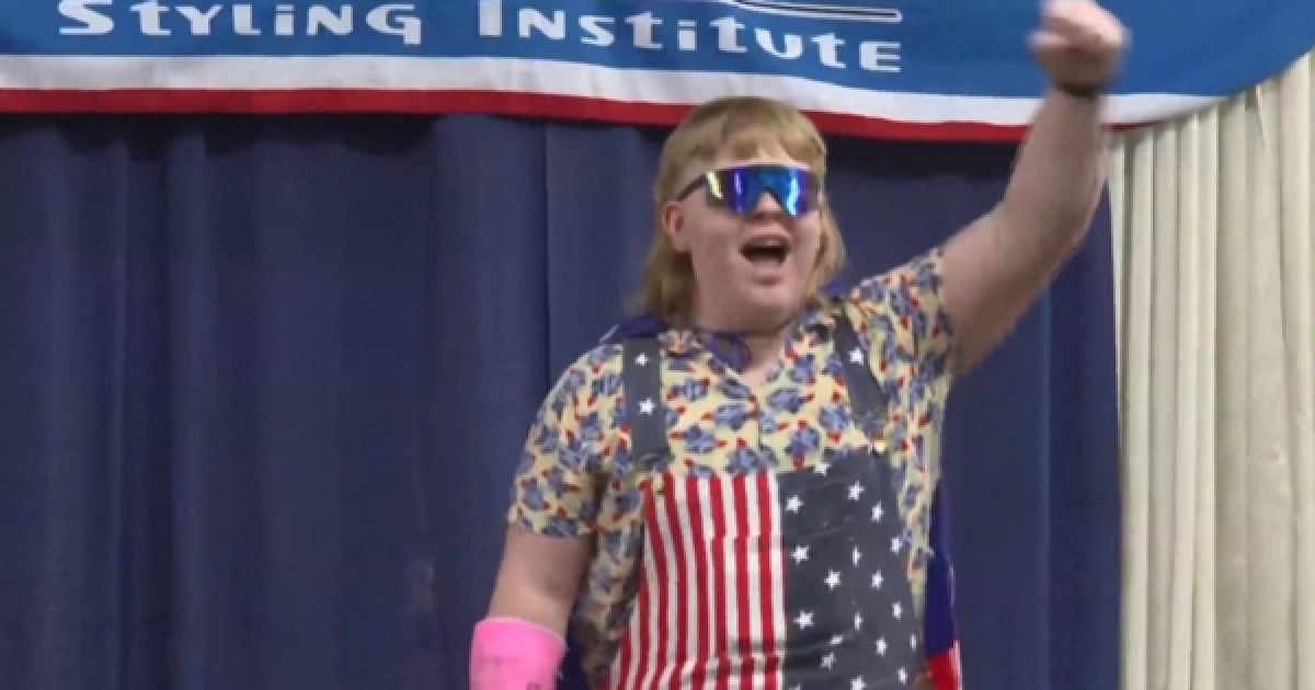 [오늘의 세계] 미국, 앞은 짧고, 뒤는 긴~…이색 '멀릿' 머리 스타일