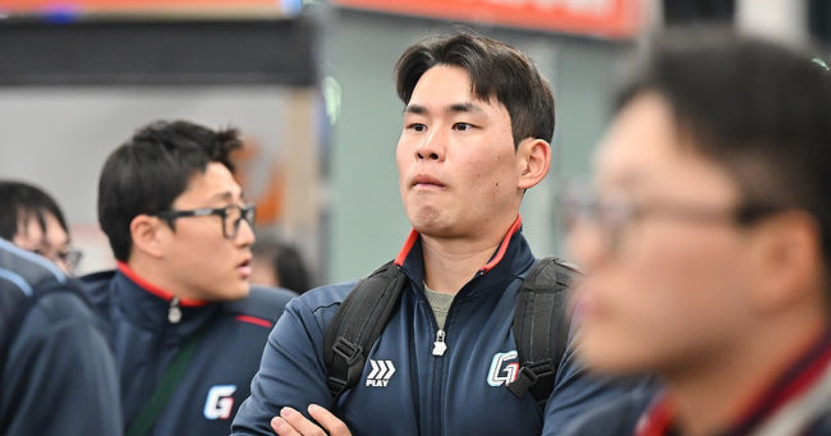 김진욱, 많이 기다려야 하네 [사진]