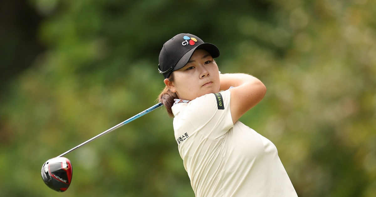 KLPGA star Hong Jung-min prepares for 2026 run in Portugal