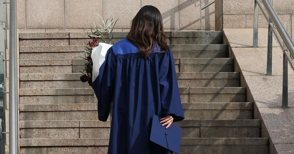 연 2000만원도 못버는 ‘박봉 박사’ 늘었다…10명중 1명 꼴