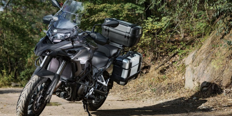 클래스를 넘어선 당당함, BENELLI TRK502 | 모터바이크