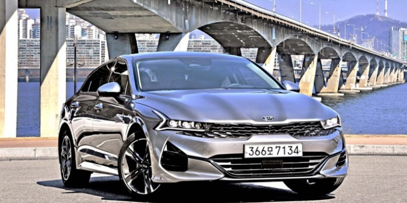 공수 전환 #10 'K5 vs SM6' 중형 세단에 걸린 자존심 대결 시작 | 오토헤럴드