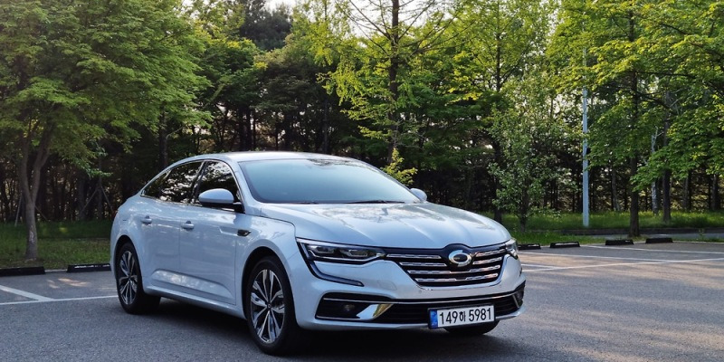 장점은 살리고 만족감 높였다 - 르노삼성 SM6 LPe 시승기 | 모토야