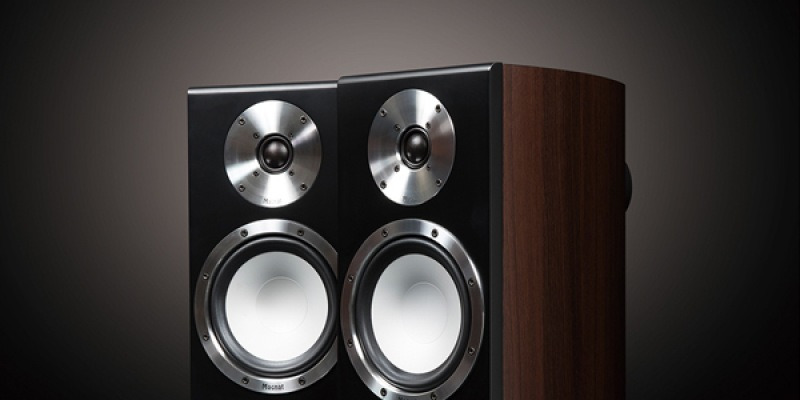 북셀프 스피커 하나로 'AV+하이파이' 다 잡았다! | 월간 오디오