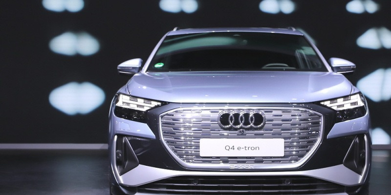 아우디 Q4 e-트론 6천만원 이하로 국내 출시, 제네시스 GV60 정조준 | 탑라이더