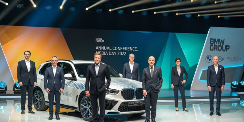 BMW 노이에 클라세, 46120 또는 4695 원통형 배터리 셀 사용한다. | 글로벌오토뉴스