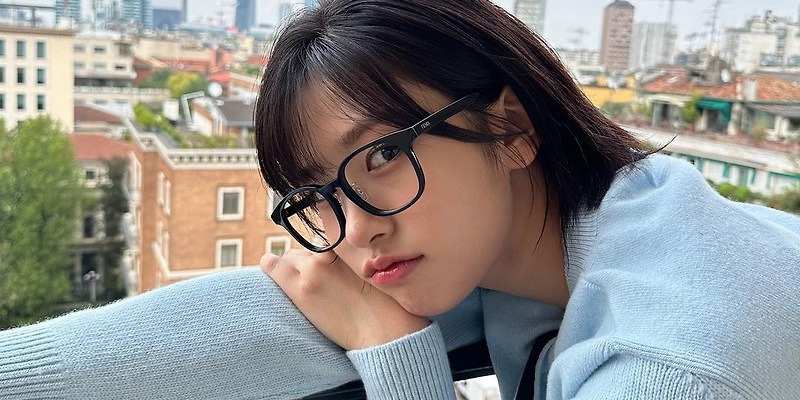 Pretty little risky baddie 안유진의 인스타그램 속 패션을 알아보자! | 더부티크