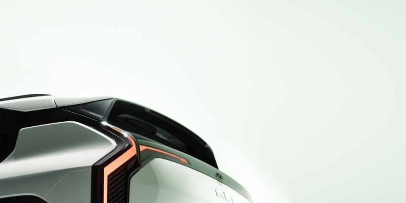 '갓성비 전기차' 기아 EV3 최고출력 204마력, 주행 거리 350km!!! | 모터그래프