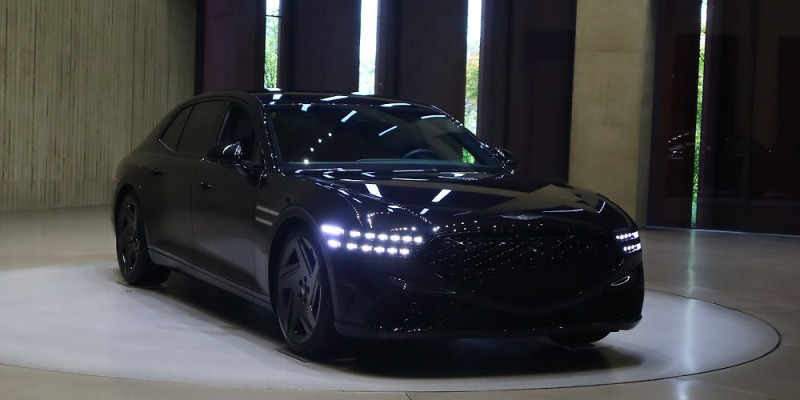 "매력적 블랙" 2024 제네시스 G90 블랙 신차 가격은 1억3800만원부터 | 유카포스트