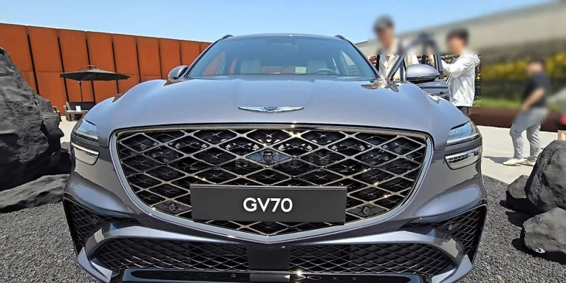 "벤츠가 힘 못쓸 것" 제네시스 GV70 페이스리프트 스포츠 반응 폭발! | 카텍