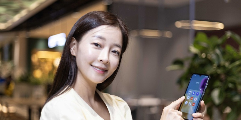 SKT, 30만 원 대 가성비 스마트폰 '갤럭시 와이드 7' 출시 | 오토다이어리