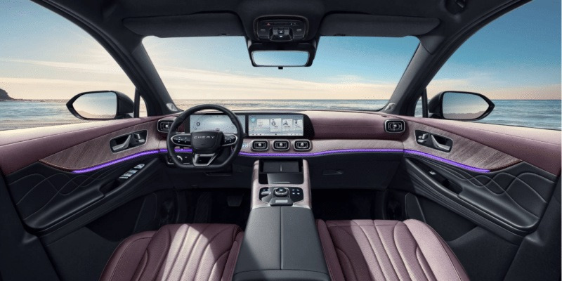 "한 번에 1,400km 주행 가능한 SUV" 2025년형으로 새롭게 태어난 Tiggo9 | 구름을달리다