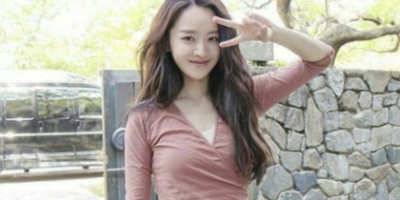 알고 보니 키 171cm에 엄청난 몸매 자랑한다는 장신 여배우 | 셀럽스케치