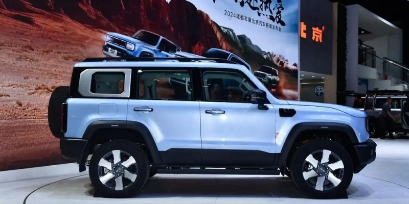 "1회 충전에 1,200km 달린다." 디펜더 잡을 차세대 오프로드 SUV BJ40e 공개 | 구름을달리다