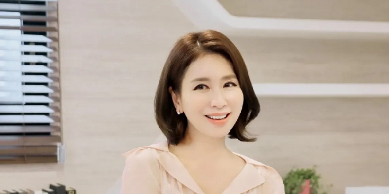 “53세” 이일화, 아직도 20대 같은 '49kg'몸매 유지.... 관리 비결은? | 마이니어스타