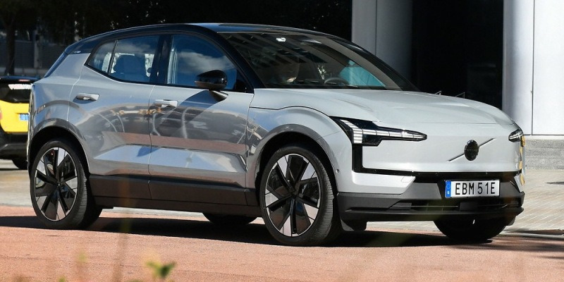 볼보 EX30 드디어 출고되나, 주행거리 '351km' 인증 | 탑라이더