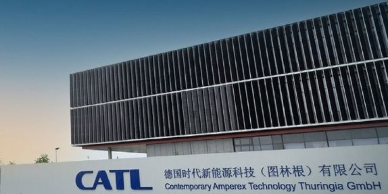 LG엔솔·SK온과 비교되네...CATL, 폴란드 공장 '투자' 위해 홍콩 증시 '상장' | 생생비즈