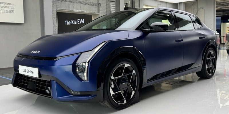 기아 '준중형 전기세단' EV4 높이 낮아지니 주행거리 533㎞ [카미경] | 블로터