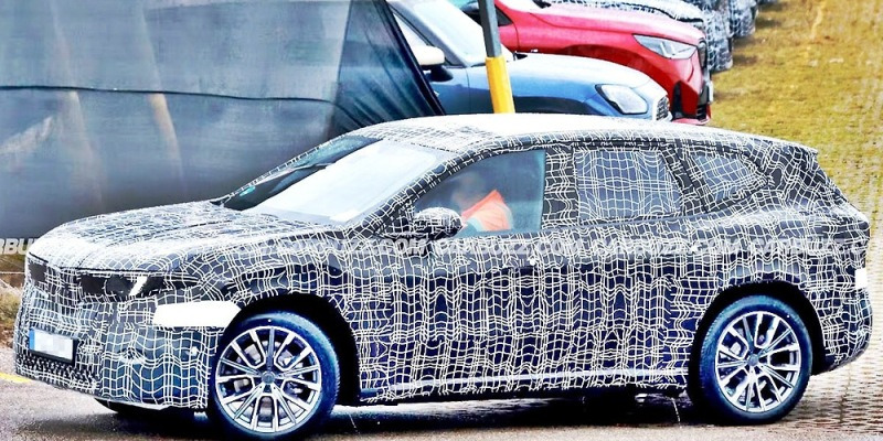 주행거리 '700km' 등극.. 벤츠 차주들, 복통 호소할 BMW 역대급 SUV | 오토포크