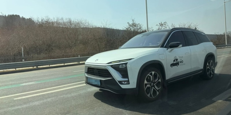 한국에 이 차가 왜 있어? 국내 달리는 中 NIO ES8 | 카매거진