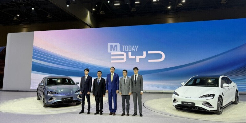 [2025 서울모빌리티쇼] BYD코리아, 전기 세단 씰 공개. 가격은 4,750~ 5,250만 원 사이 유력 | M투데이