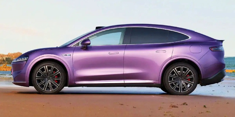 "순식간에 8만 대 팔렸다" 한 번에 1,673km 간다는 역대급 전기 SUV | 토픽트리