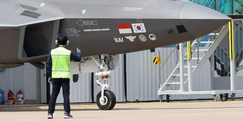 한국 KF-21 vs 중국 J-10C: 2025년 전투 시뮬레이션 결과 충격 공개 | 밀리터리 랩실