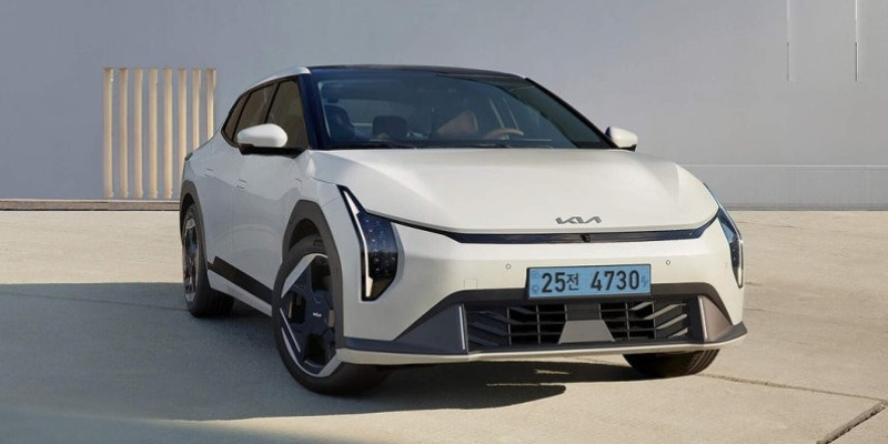 “3천만 원대 전기차 끝판왕?” 기아 EV4, 출시부터 가성비 미쳤다 | 모터포스 - 포뮬러1 정복