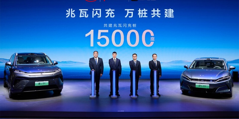 "5분에 400km 충전" BYD, 1MW 초급속 충전기 1.5만기 구축 선언 | M투데이