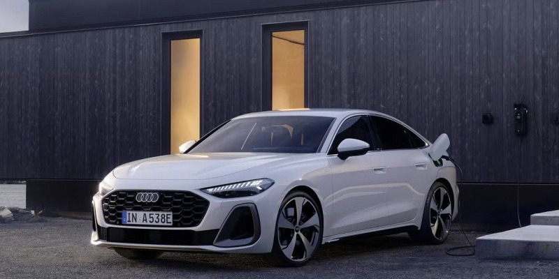 아우디 A5 e-하이브리드 공개! BMW 330e, 벤츠 C300e 긴장해야 하는 이유 | 두맨카