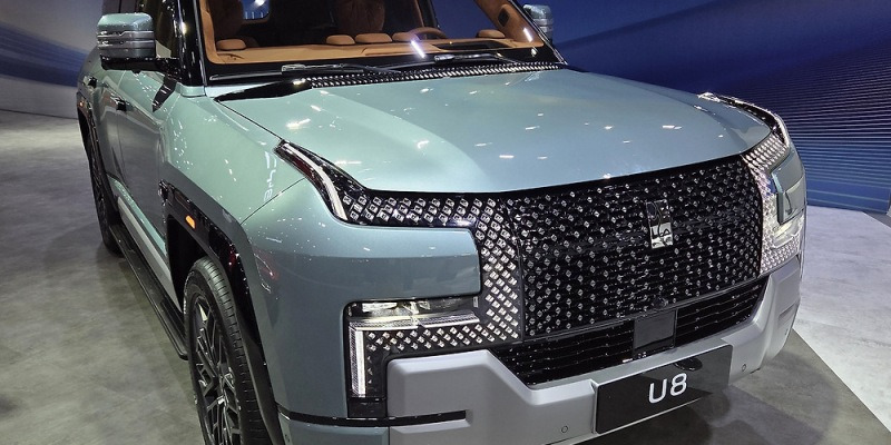 “벤츠보다 크고 빠르다”… BYD 프리미엄 전기 U8 국내 첫선 | EV-Hotissue