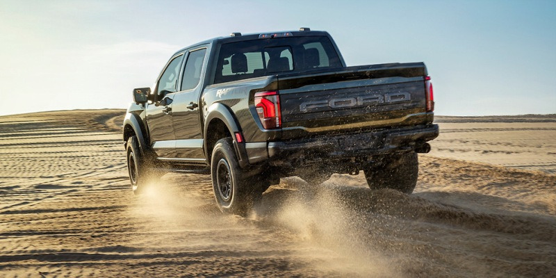 “상남자 감성 폭발”… 2025 포드 F-150 로보, 도로 위 머슬 트럭 등장 | EV-Hotissue