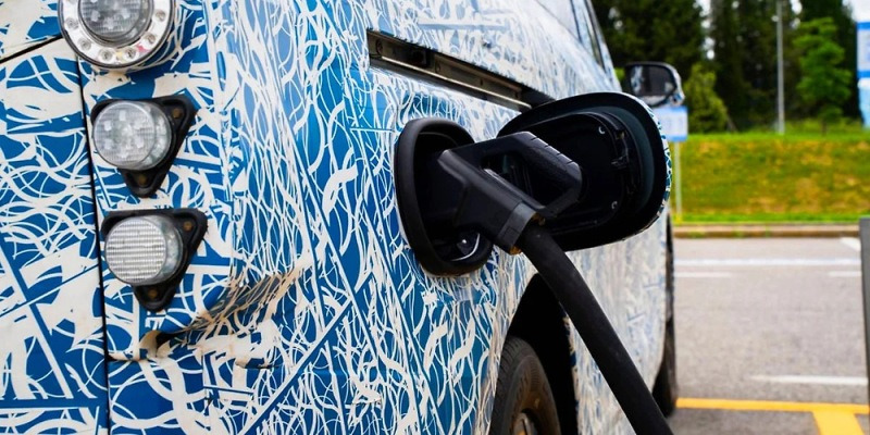 "1,090km 달렸다" 벤츠가 준비 중인 차세대 전기 MPV에 시선 집중 | 기어업