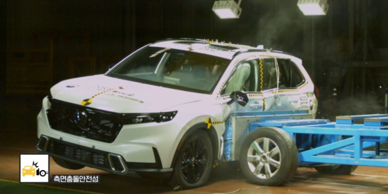 혼다 CR-V, 유로 NCAP서 최고등급 인정 받았는데...KNCAP에선 “대체 왜?” | 카매거진