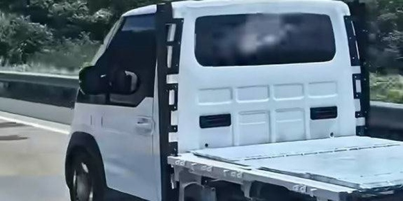 “캠핑카냐 화물차냐?” 기아 PV5, 뼈대만 공개 | EV-Hotissue