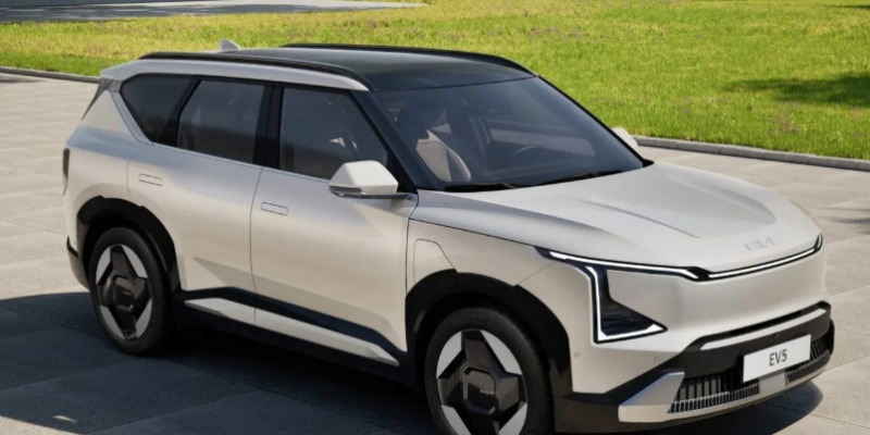 중국 CATL 배터리 장착한 기아 EV5 4일 출격. 기본 가격 4,855만 원. | M투데이